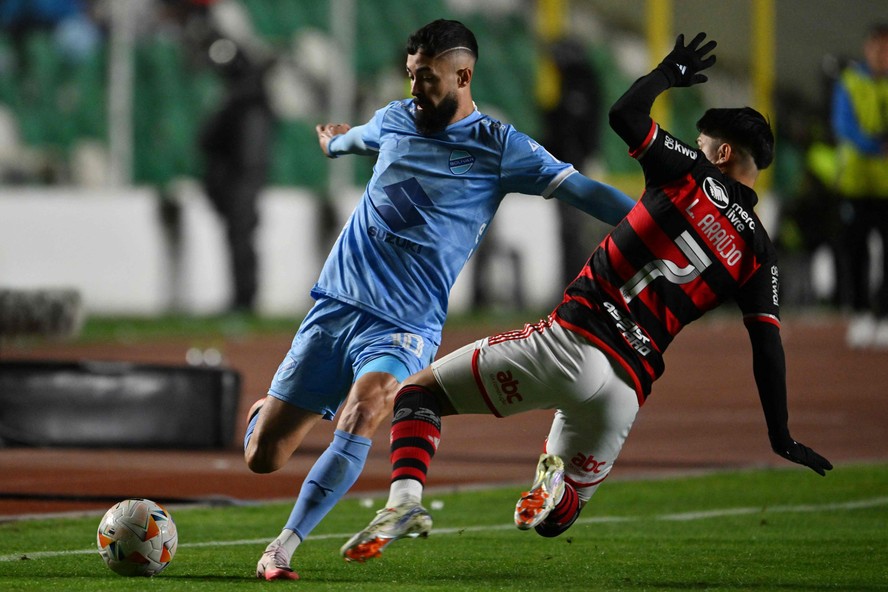 Flamengo perde para o Bolívar na altitude mas se classifica para as