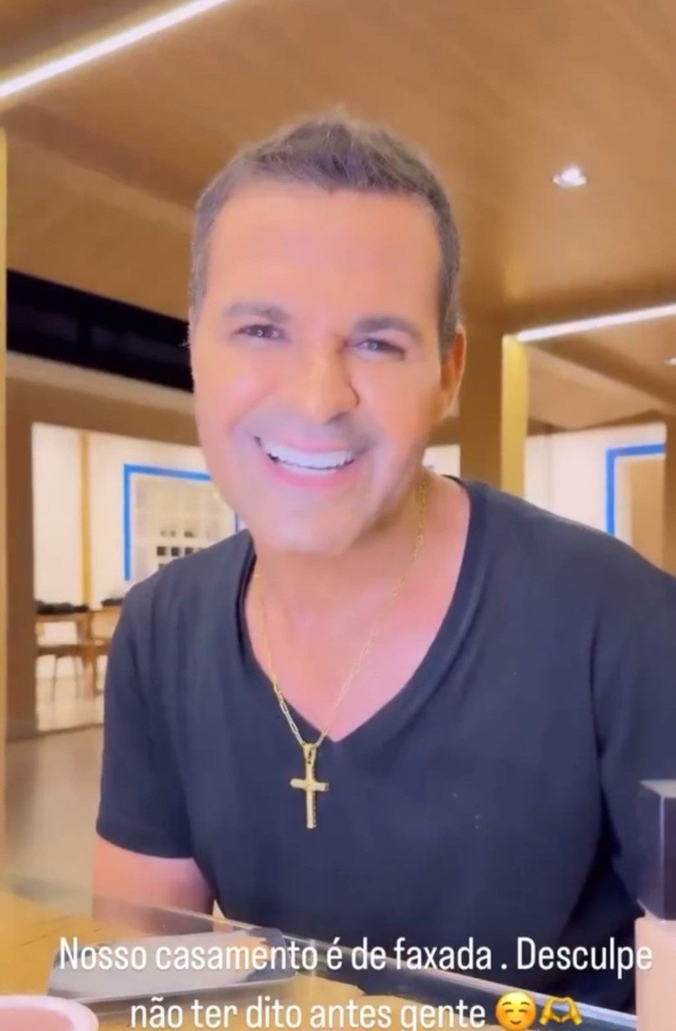 Eduardo Costa chama atenção na web novo visual