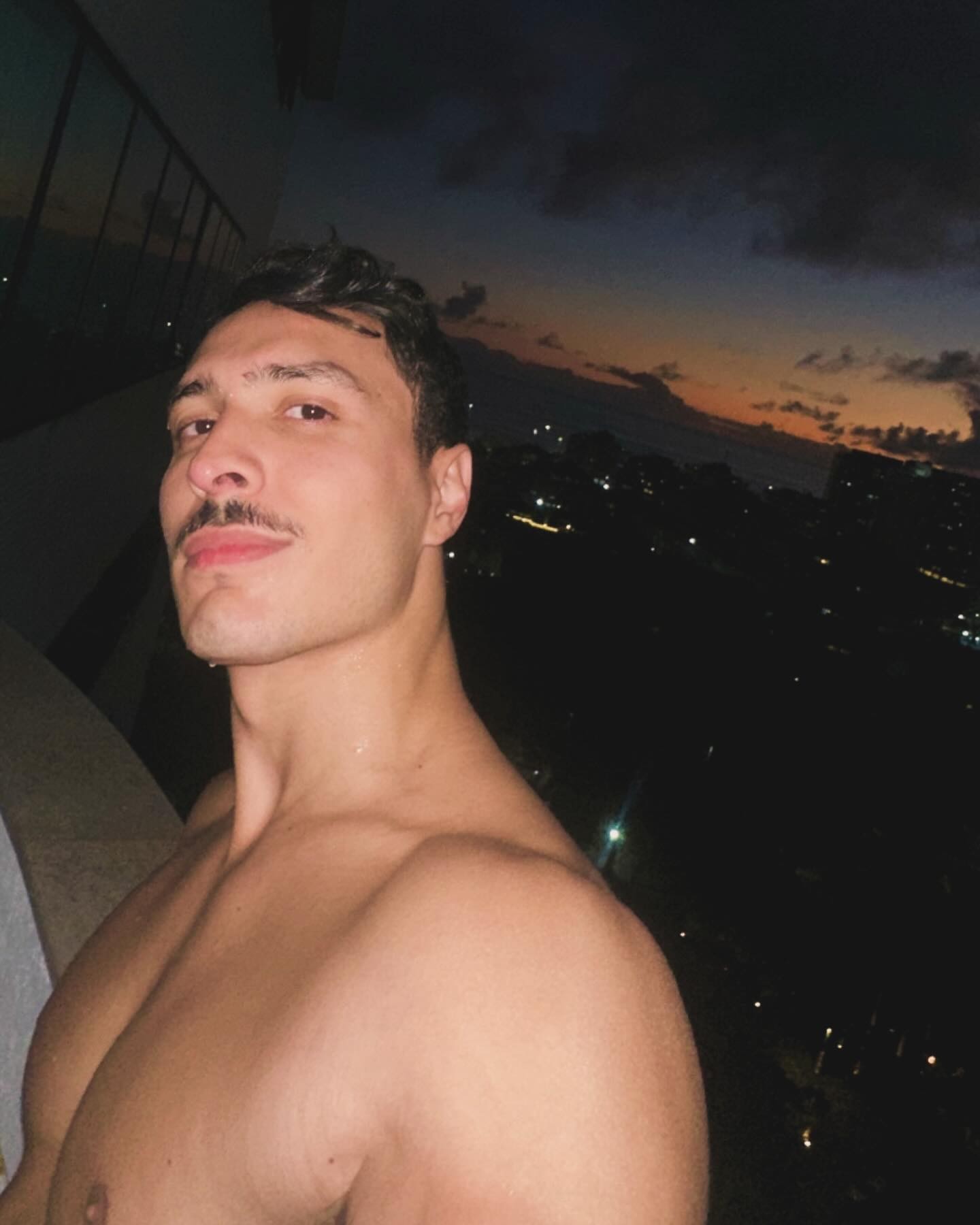 É ele! Alane viveu romance com cantor paulista de 30 anos antes de ...