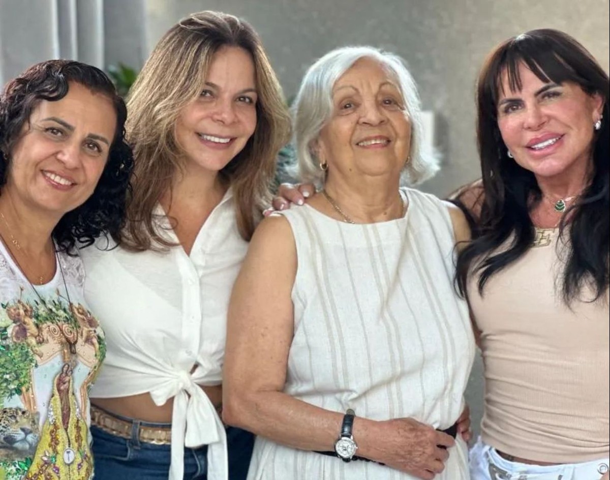 Sula Miranda posta foto com Gretchen, mãe e irmã, e surpreende web com ...