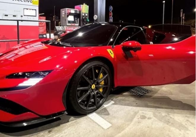 Mercedes rara, Ferrari, Rolls-Royce, Lamborghini: Memphis, do ...