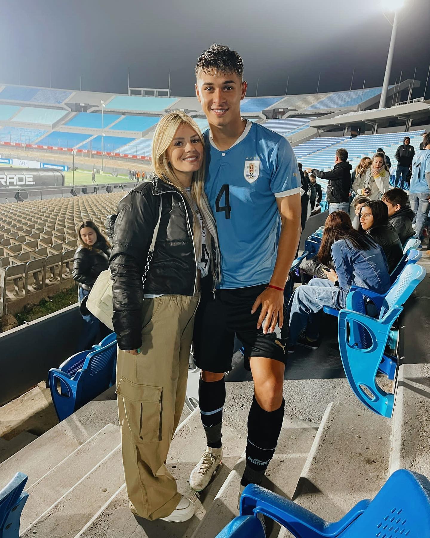 Novo contratado do líder Botafogo namora modelo de 25 anos, ex de ...