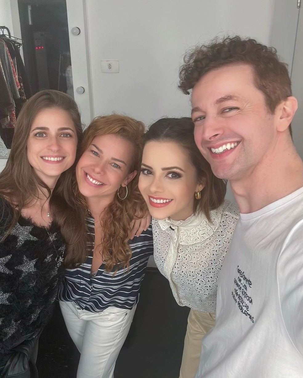 Fernanda Souza posa de body e exibe tatuagem íntima; veja!