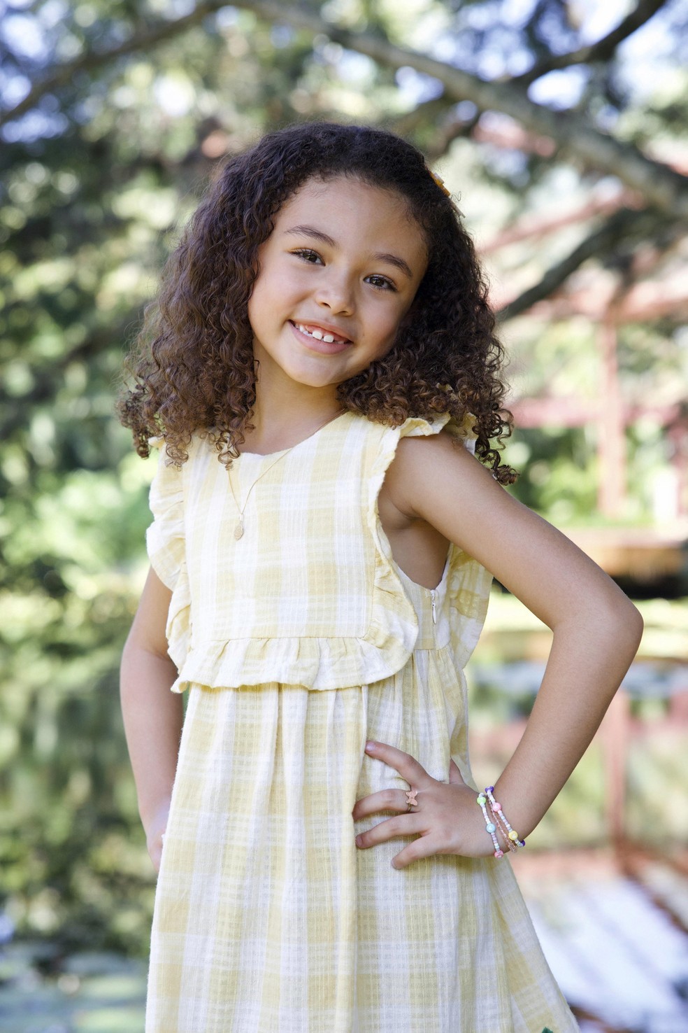 Sofia em 'Dona de mim', atriz mirim Elis Cabral mostra bastidor de cena com sapo: 'Perguntaram ...