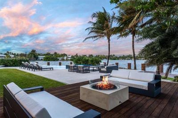 Em Miami, para onde viajou antes de ter a prisão decretada, Gusttavo ...