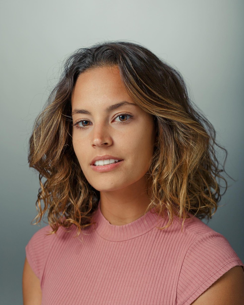 Aos 26 anos, sobrinha de Helena Ranaldi estreia como atriz profissional