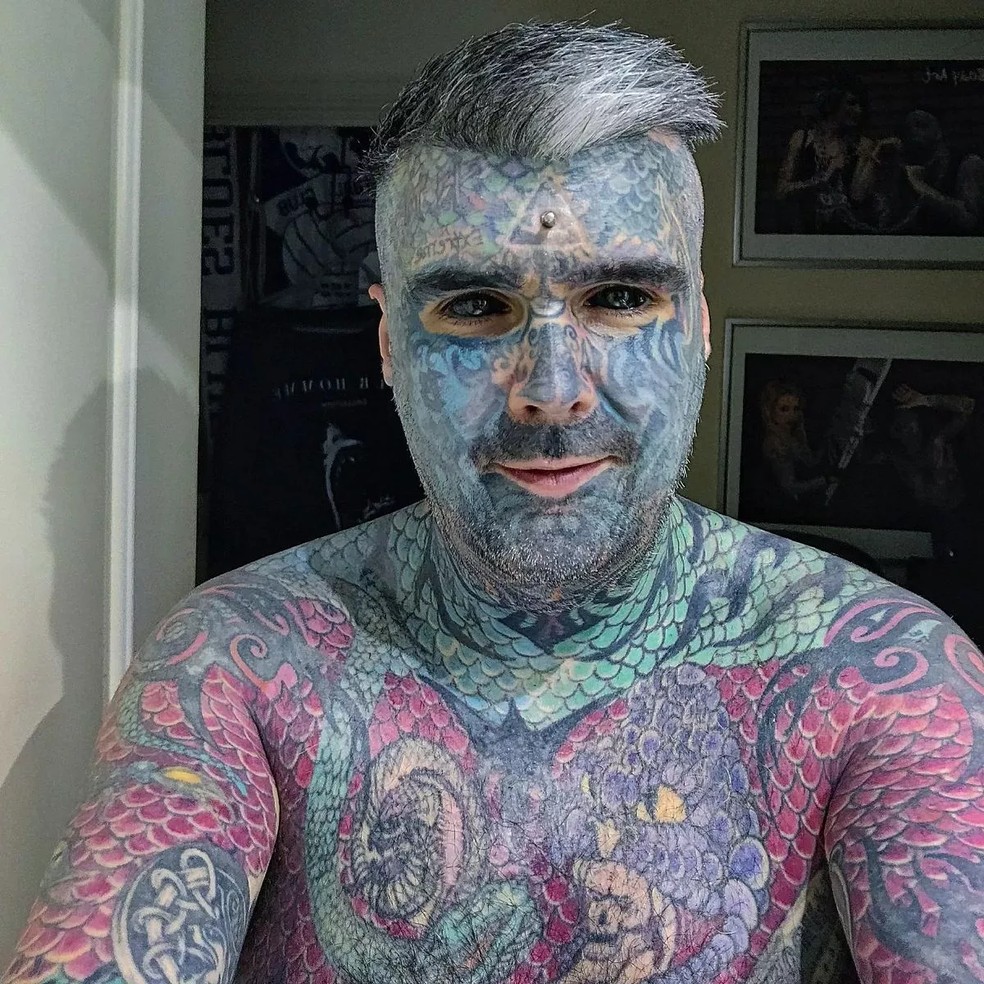 'Homem mais tatuado do Reino Unido' diz que crianças ficam apavoradas e ...