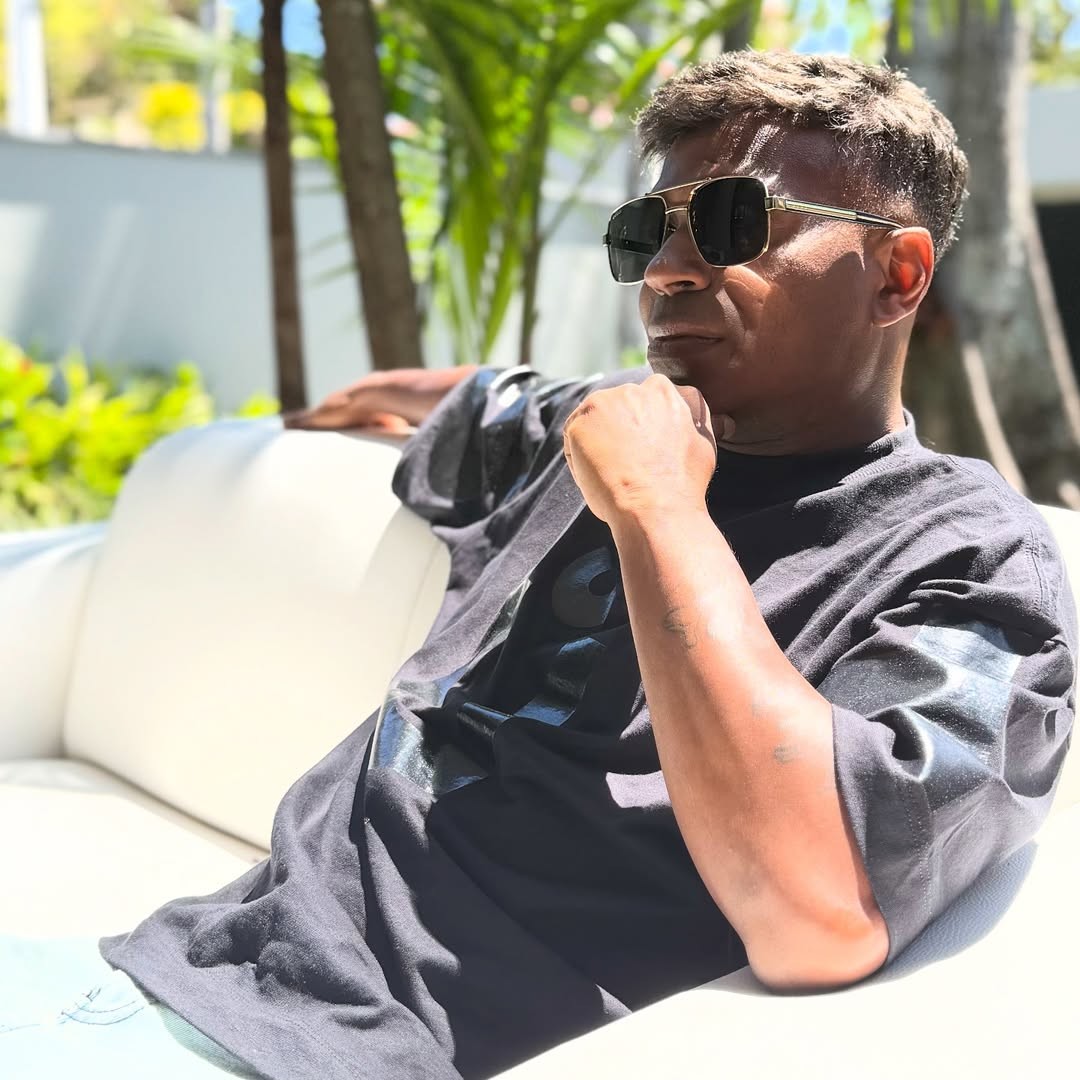 Edilson Capetinha atende o big fone no 'BBB 26' e bate-boca com Milena ...