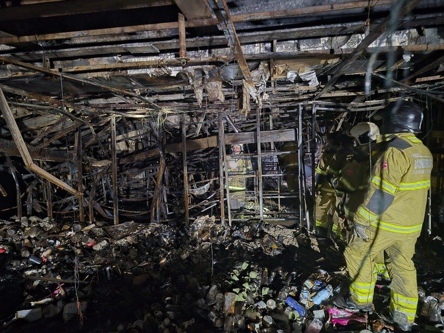 Defesa Civil autoriza desinterdição do subsolo e das 17 lojas do térreo ...