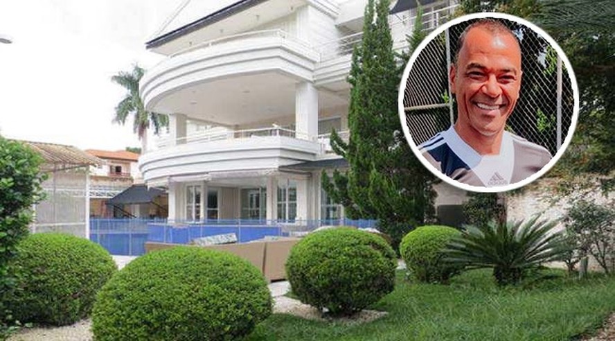 Saiba como é a mansão de Cafu que será leiloada por R$ 27 milhões