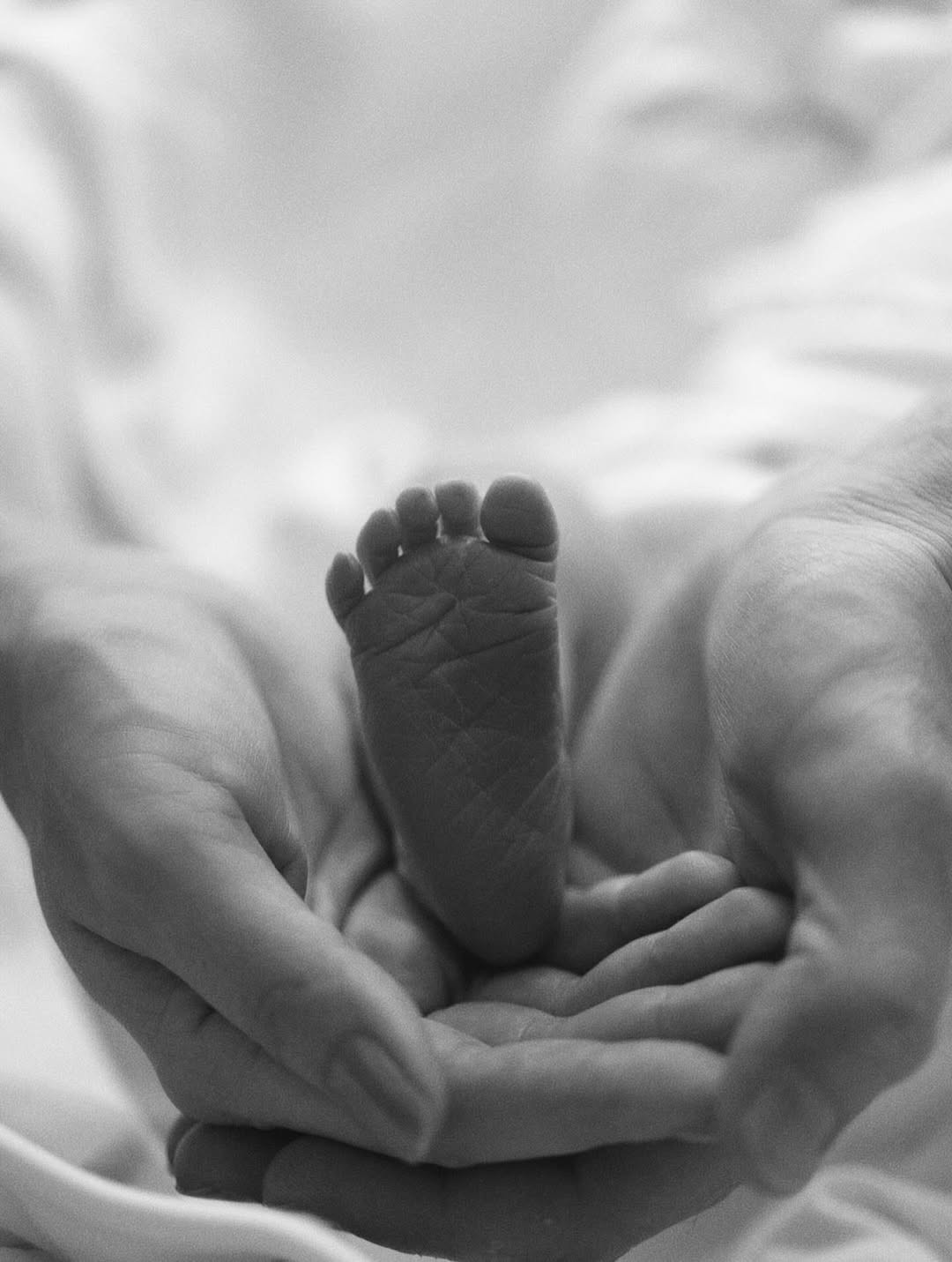 Nasce filha de Camila Queiroz e Klébber Toledo: 'Amor sem explicação ...