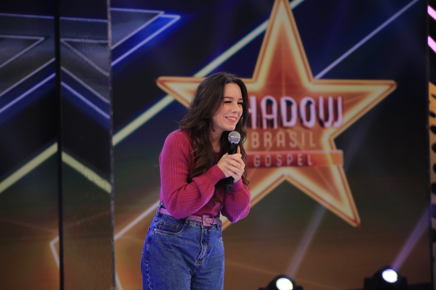 Filha de Latino larga a carreira de modelo e vira cantora gospel; conheça