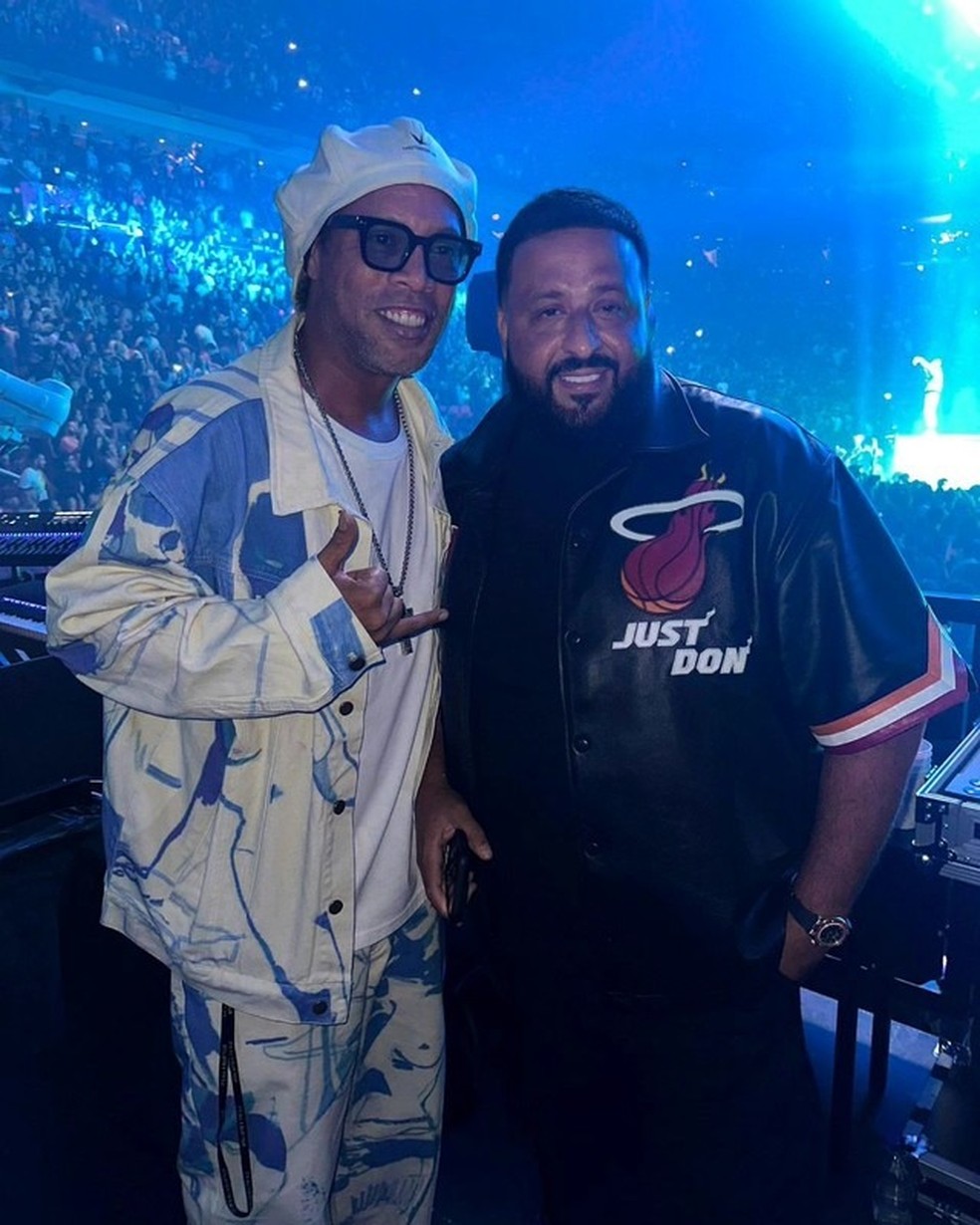 Ronaldinho posa com Diddy e Romero Britto e agita fãs: 'Brabo demais'