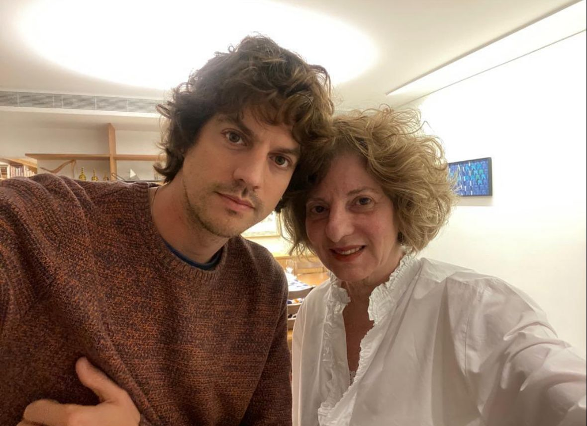 Irmão de Luciano Huck e marido lançam projeto musical nos EUA