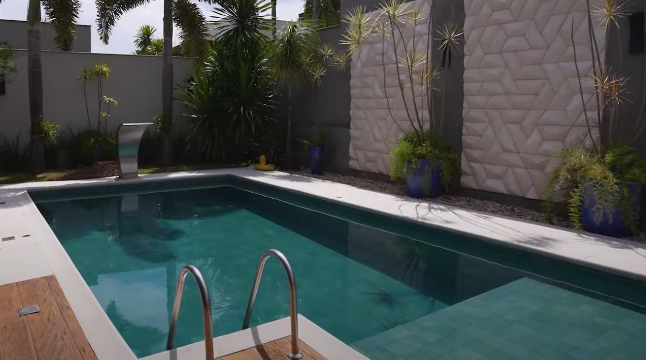 Ana Castela compra casa por R$ 7 milhões em Orlando, nos EUA