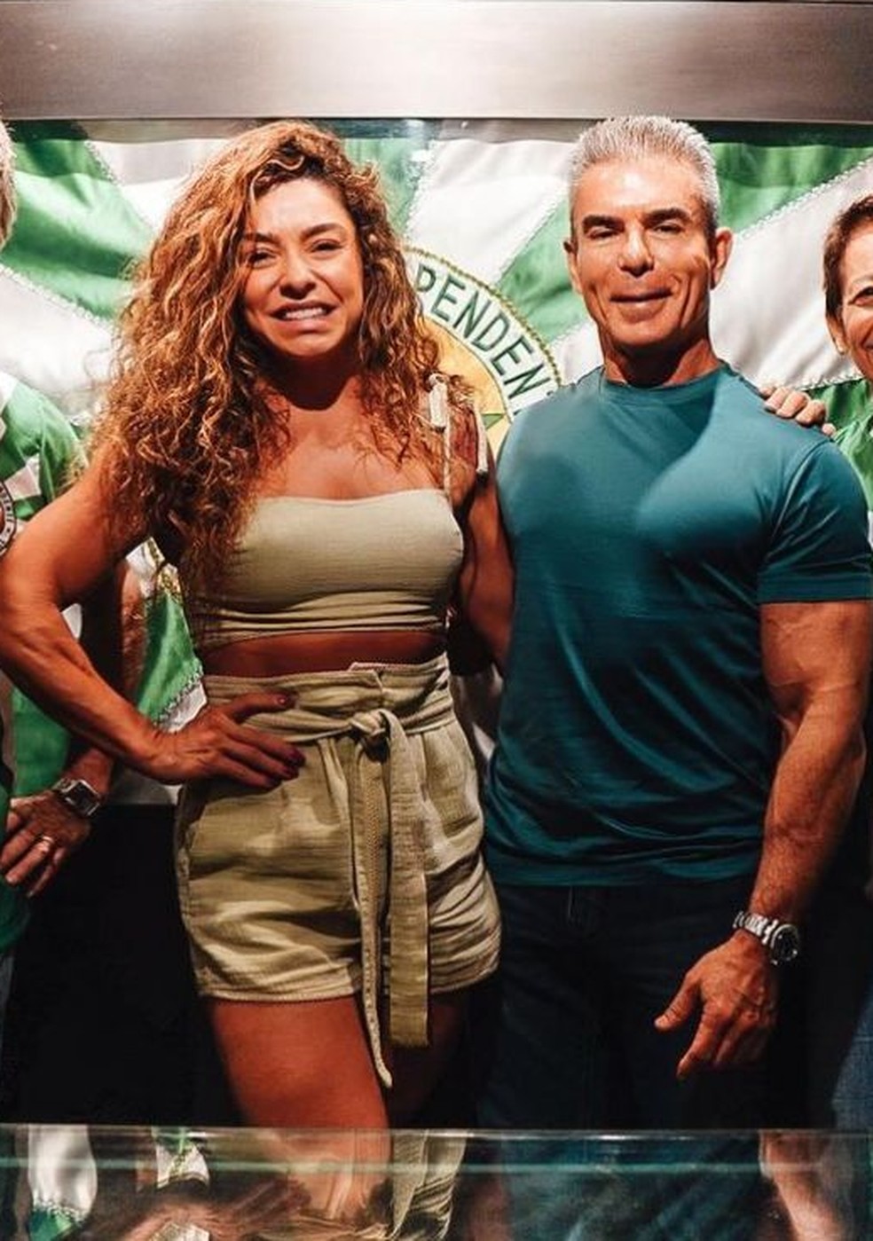 Bicheiro Rogério de Andrade curte férias com a mulher, Fabíola Andrade ...