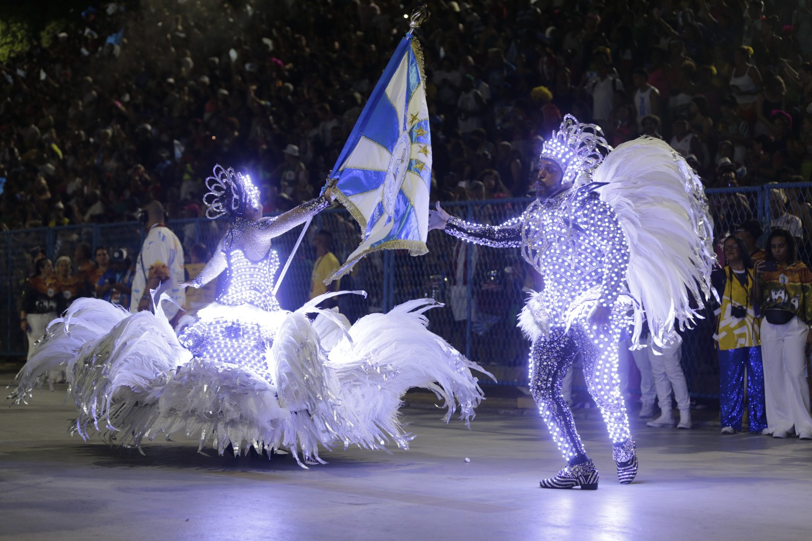 Vila Isabel brilha na Avenida com tecnologia, samba de Martinho e ...