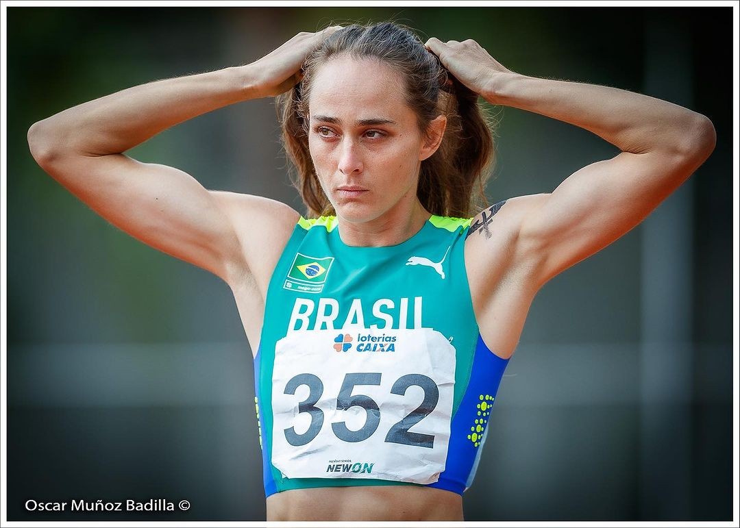 Atleta Flávia Maria de Lima chora ao dizer que ex-marido quer tirar a ...