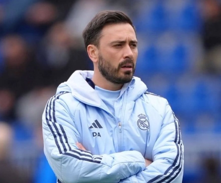 Davide Ancelotti desembarca no Rio para assinar com o Botafogo