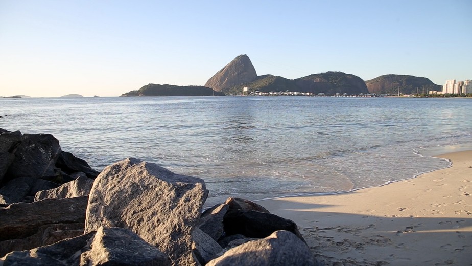 Praia do Flamengo é liberada para o banho de mar, pela terceira semana ...