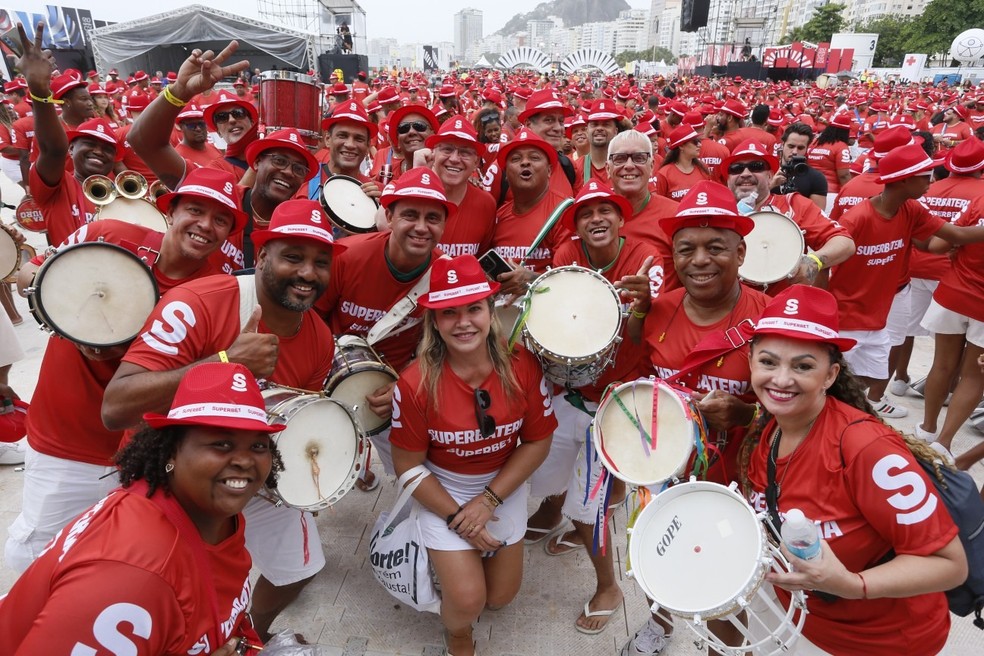 Mais de 1.200 ritmistas: escolas de samba do Rio batem recorde mundial ...