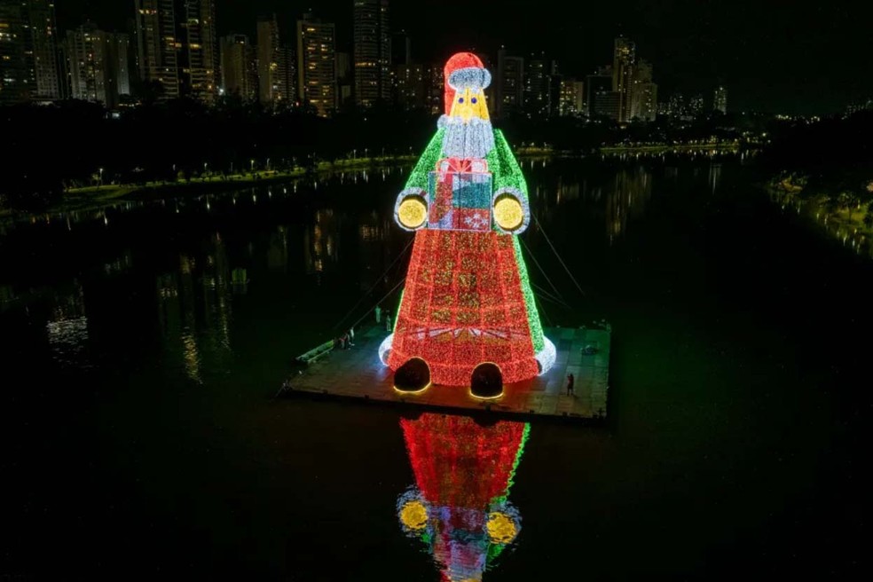 De maior Papai Noel do mundo a capivara iluminada: as decorações de ...