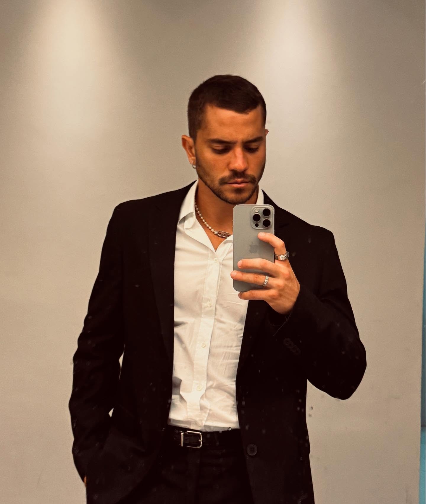 Sem assumir com Jade Picon, André Lamoglia deixa o Rio e vai ao ...