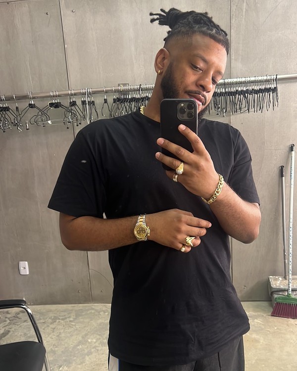 Da Cidade de Deus à cobertura de frente para o mar: Conheça o rapper BK ...