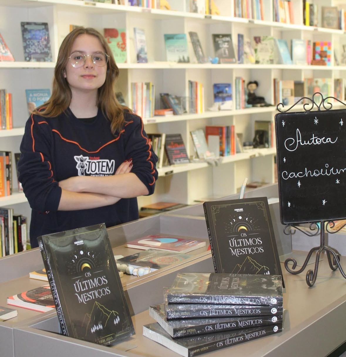 Escritora independente de 20 anos que viralizou na Bienal consegue ...