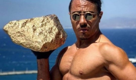 Salt Bae: restaurante do aclamado chef do bife de ouro lança 'menu ...