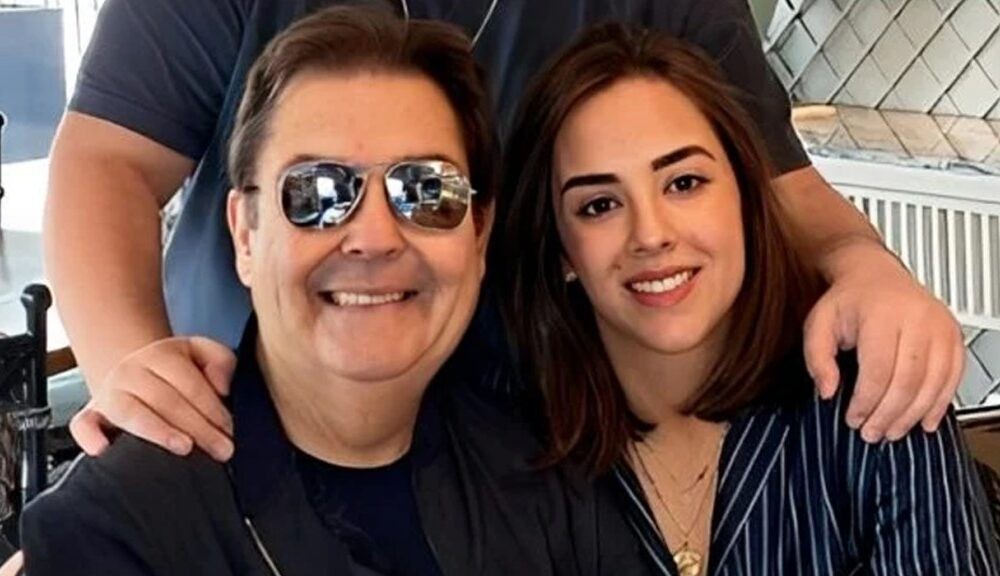 Filha de Faustão posa com o noivo, filho do presidente do São Paulo Futebol Clube, em casamento ...