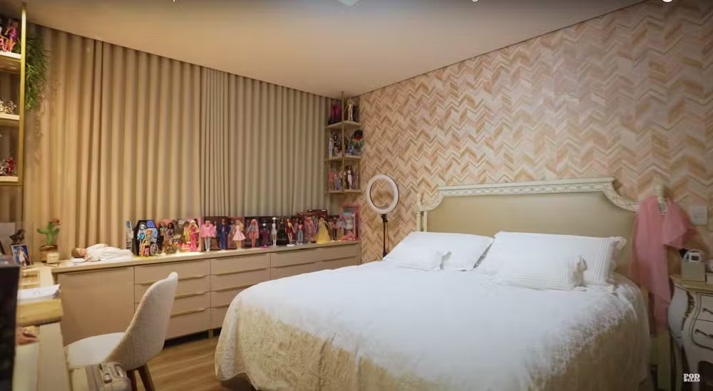 Ana Castela defende Zezé Di Camargo de críticas durante show e xinga no ...