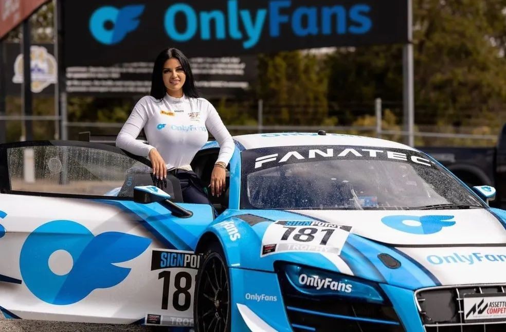 Atriz pornô australiana volta ao automobilismo e compete em Audi com ...