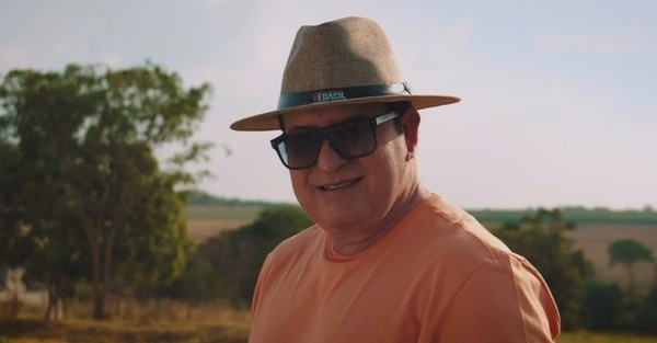 Marrone explica uso de óculos escuros e fala de plásticas malsucedidas ...