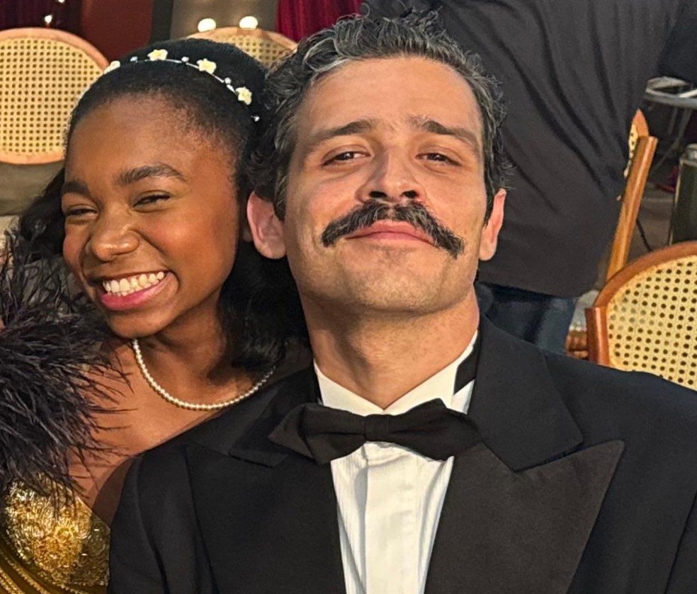 Em ‘Garota do momento’, Ana Maria descobre que Topete é seu irmão após ...