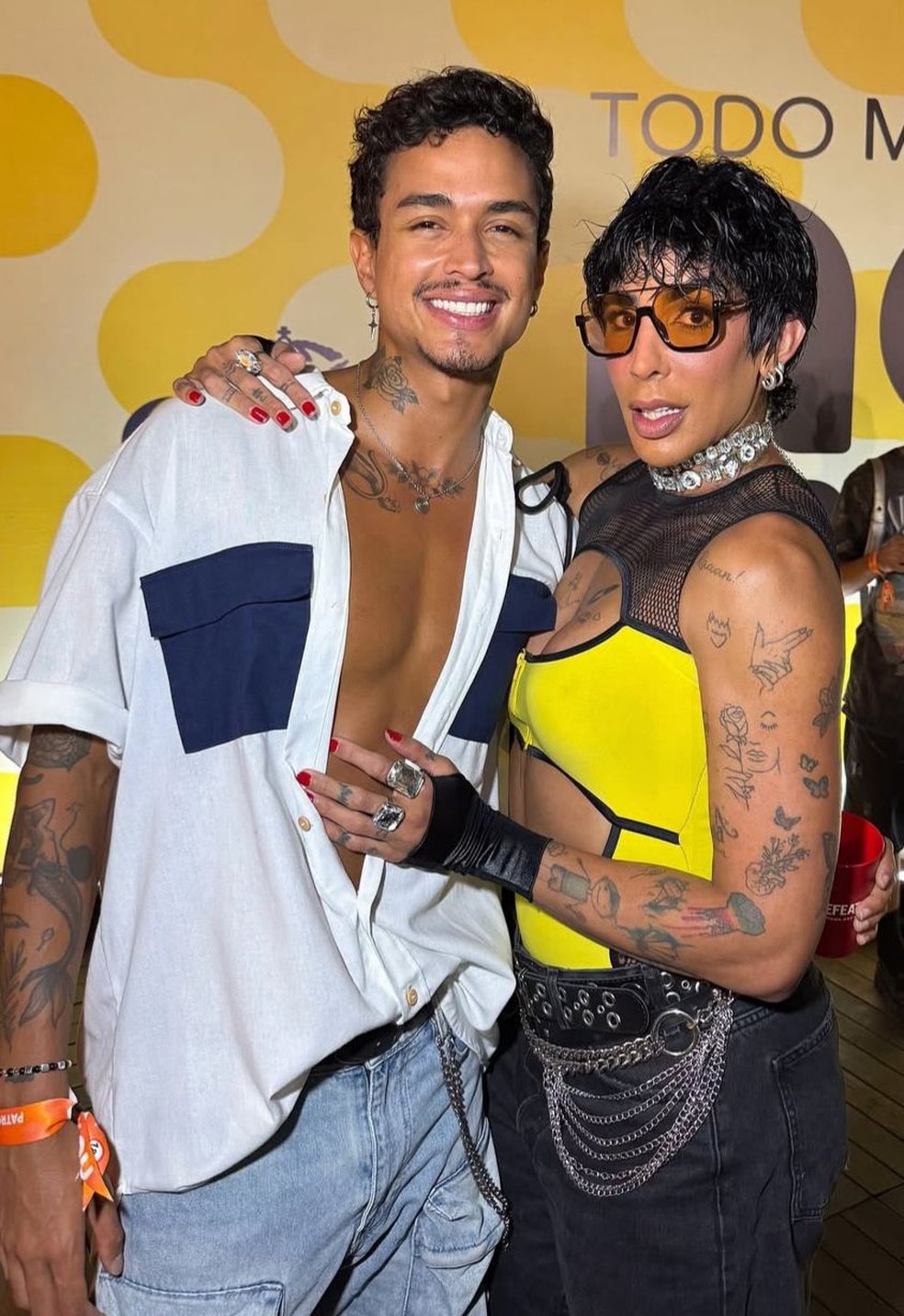 Drag queen Lia Clark surpreende ao aparecer 'desmontada' e ganha ...