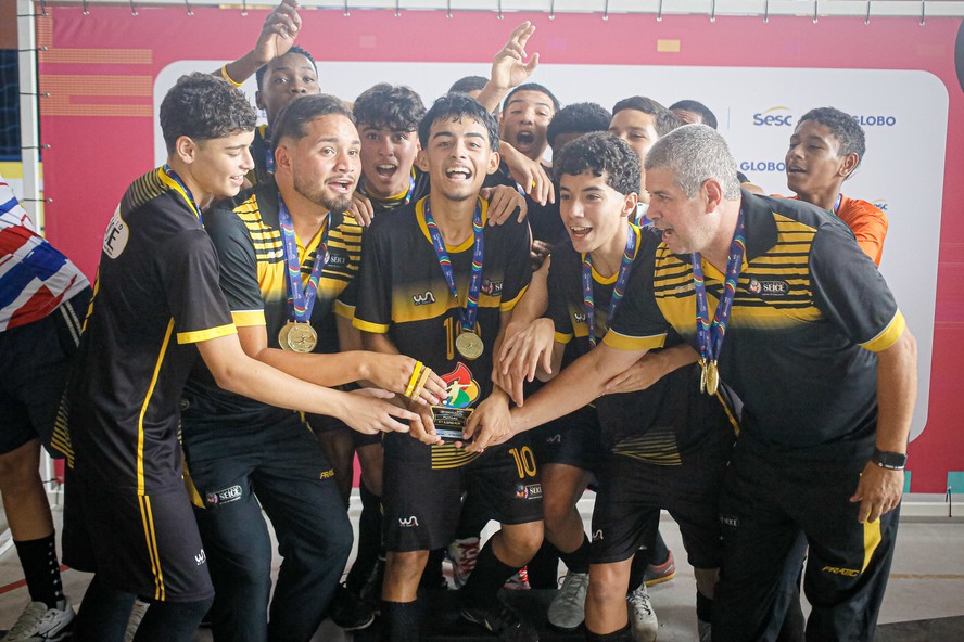 Partidas equilibradas e decisão nos pênaltis marcam finais do futsal do ...