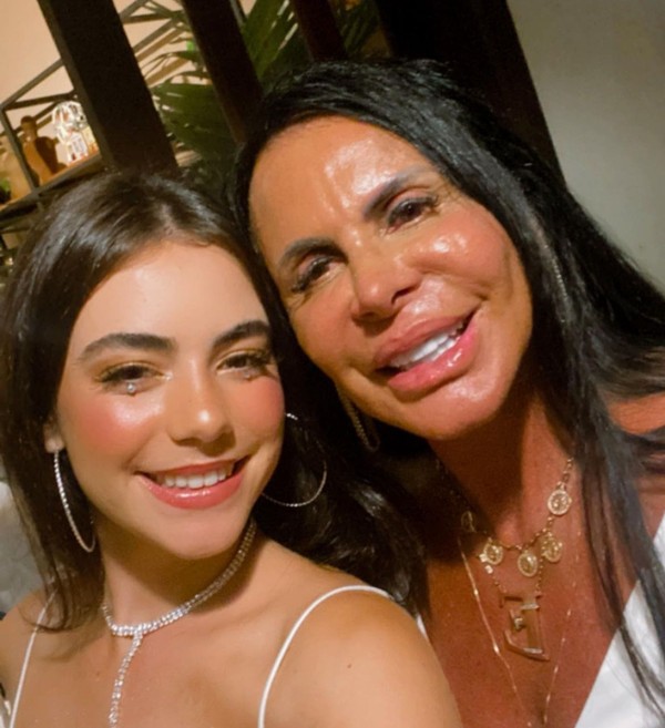 Gretchen conta que filha trabalhou entregando sushi aos 16 anos na ...