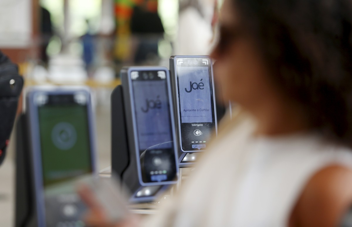 Adiamento da obrigatoriedade do Jaé: passageiro terá dois cartões ...