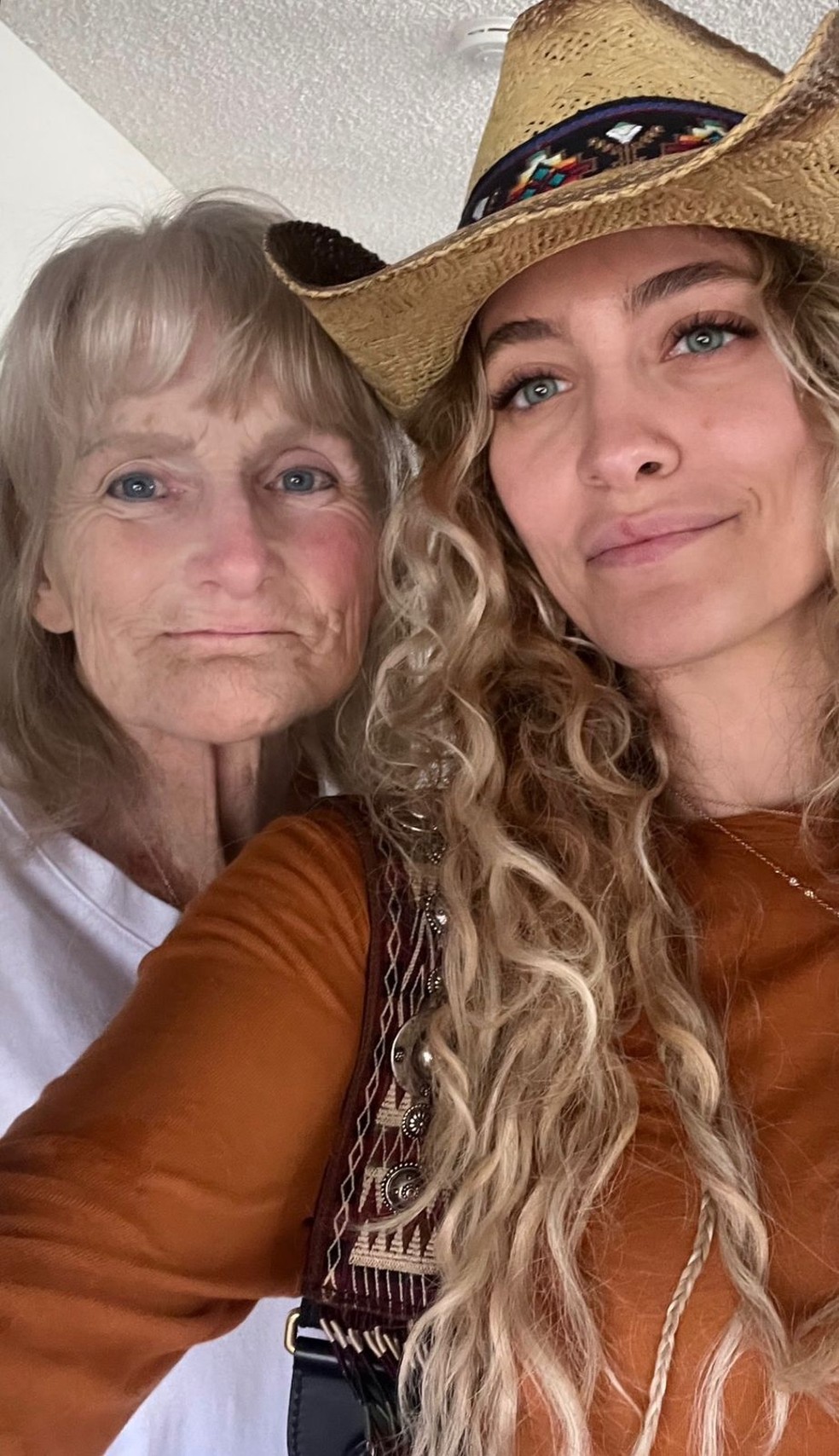 Filha de Michael Jackson, Paris Jackson homenageia a mãe com registros ...