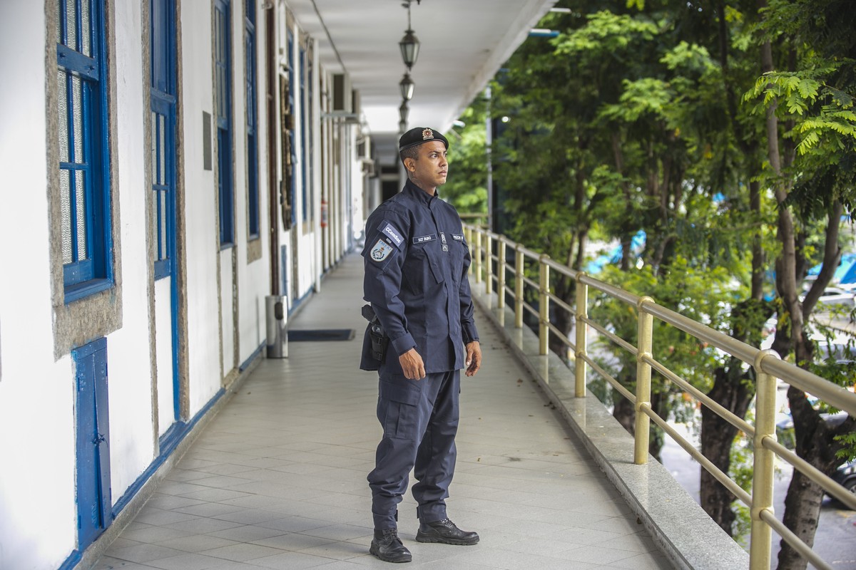 Conheça a nova farda da Polícia Militar do Rio, que começa a ser usada ...