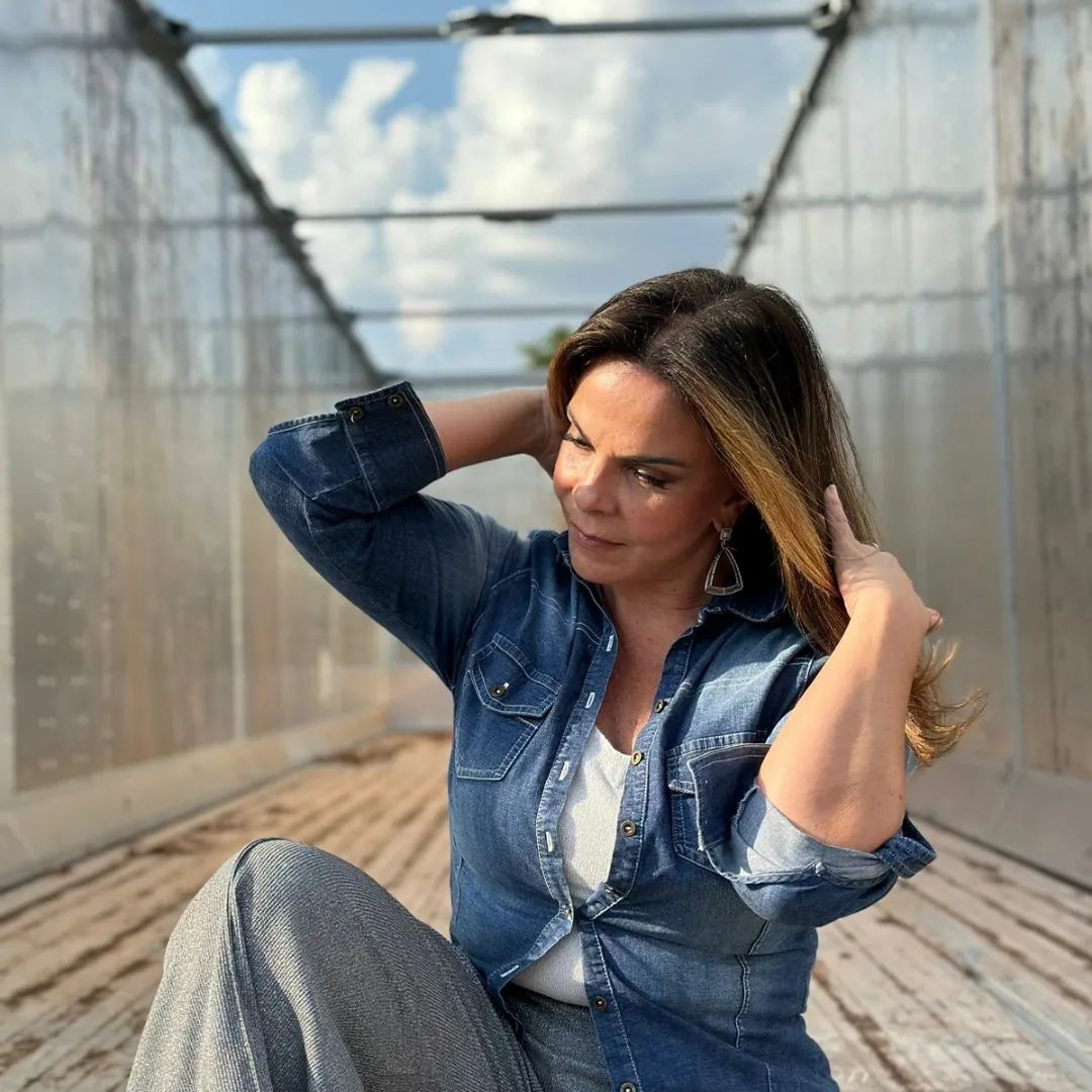 Sula Miranda repete foto 37 anos depois e seguidores reagem: 'Muito ...