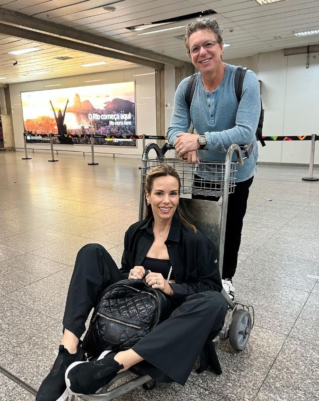 Boninho e Ana Furtado mostram obra da casa nova em São Paulo