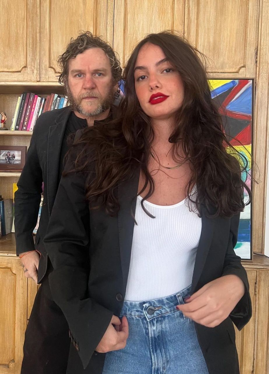 Aos 26, mulher do cantor Otto lança single com foto seminua e ele 'baba ...