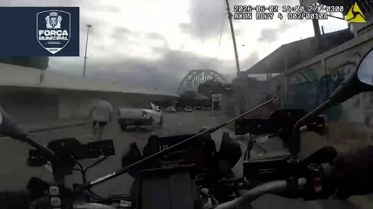 Vídeo: câmera corporal grava perseguição e apreensão de adolescente por ...