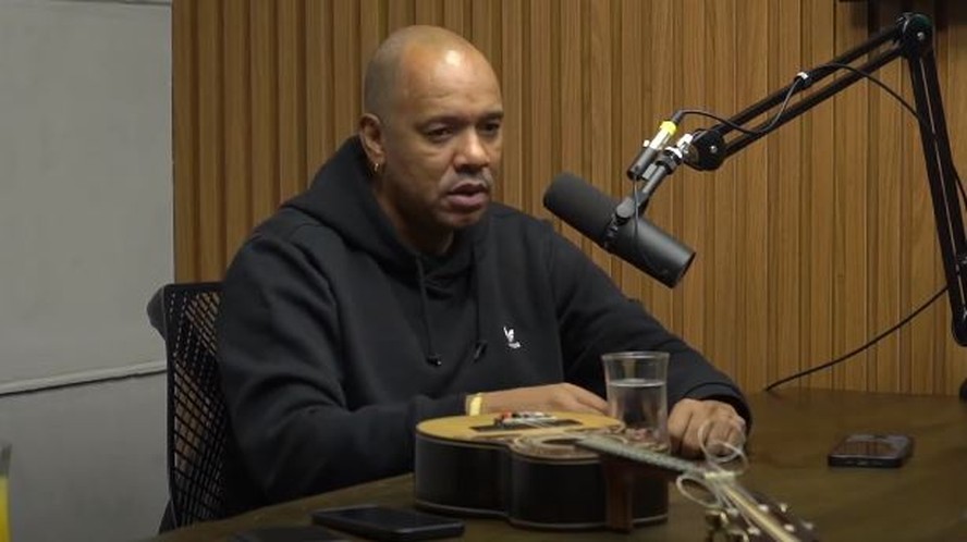 Vocalista do Molejo, Anderson Leonardo recebe alta, após 21 dias de ...