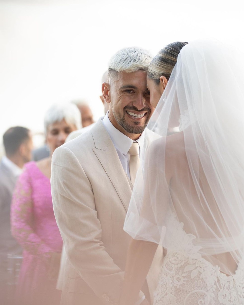 Em comemoração ao Valentine's Day, Arrascaeta e Camila Bastiani abrem ...