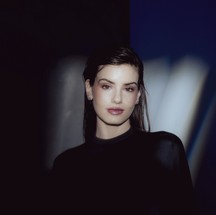 Aos 29 anos, Camila Queiroz compara a própria batalha à de sua heroína ...