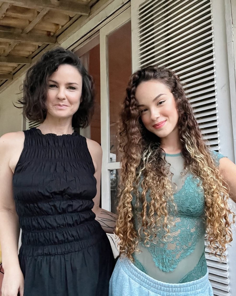 Longe das novelas, Carolina Kasting compartilha foto com a filha, que ...