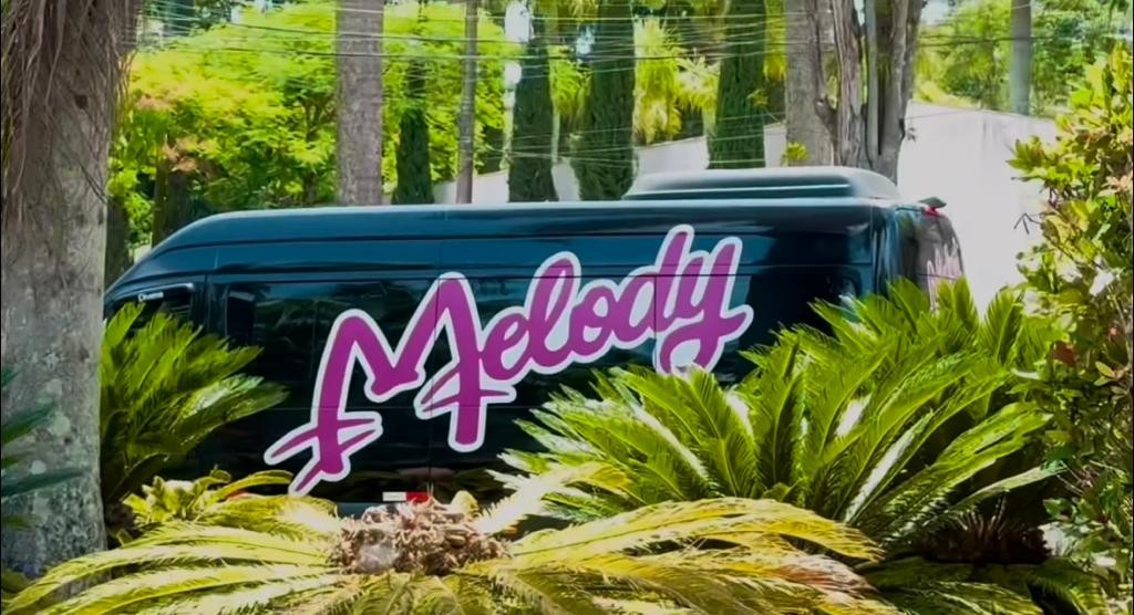 Melody triplica cachê com sucesso de 'Jetski', compra ônibus de R$ 1,5 ...
